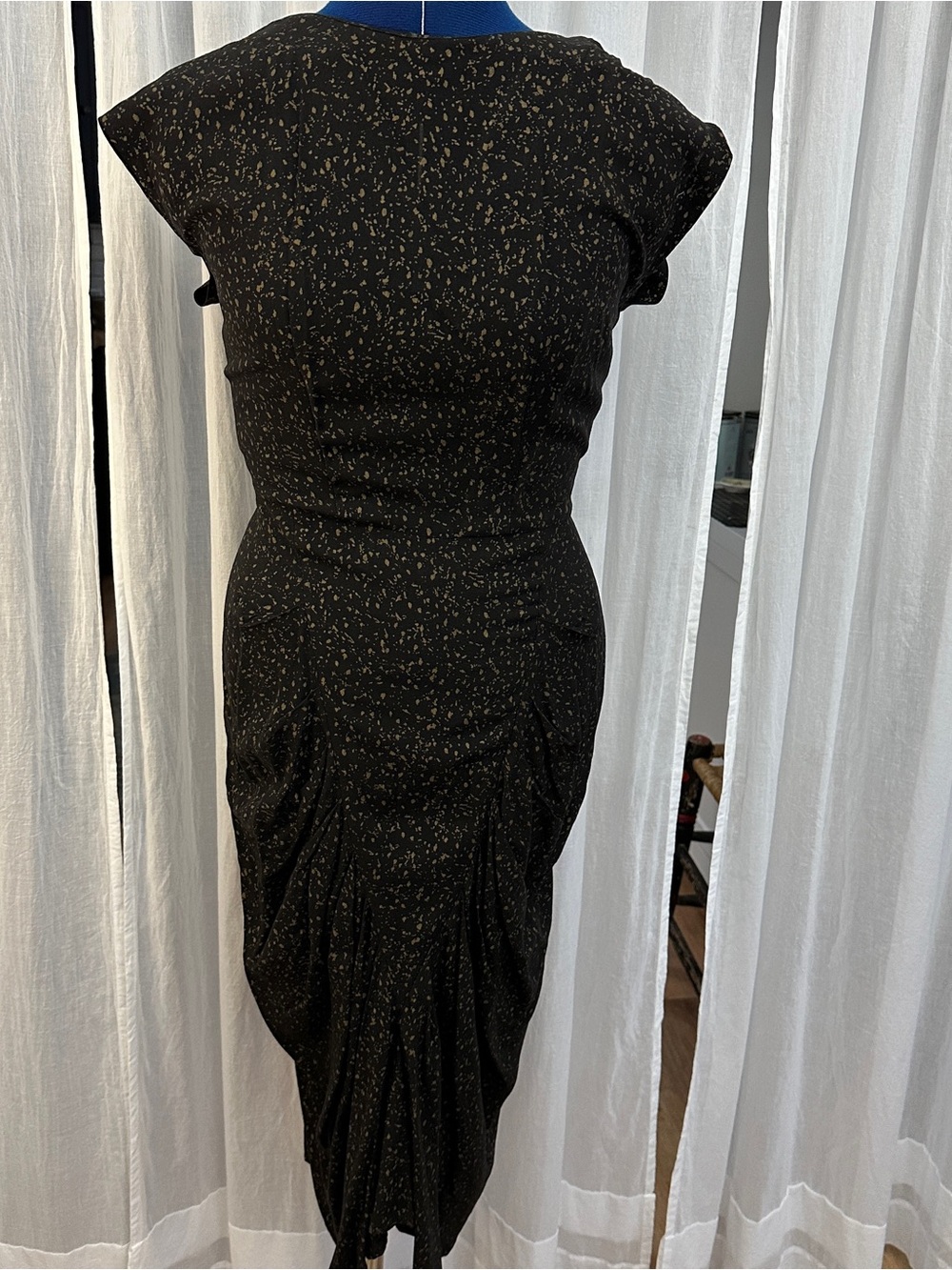 Milanzo | Dresses | Vintage Hourglass Shaped Black With Gold Speckled ...